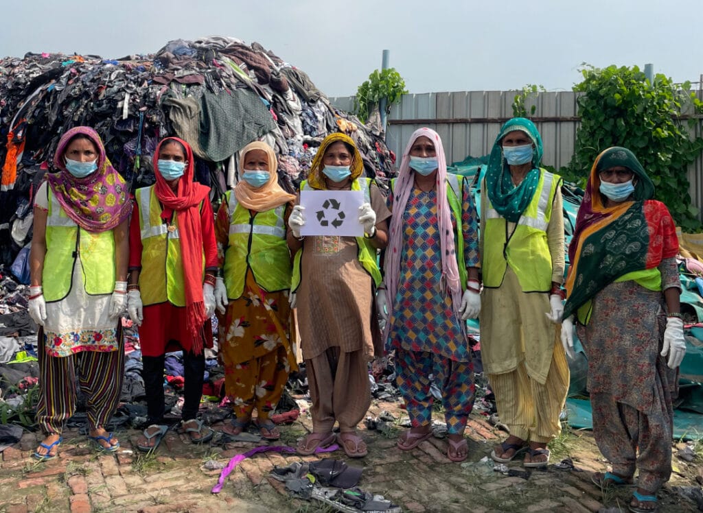 Send us your Old Clothes – Respun